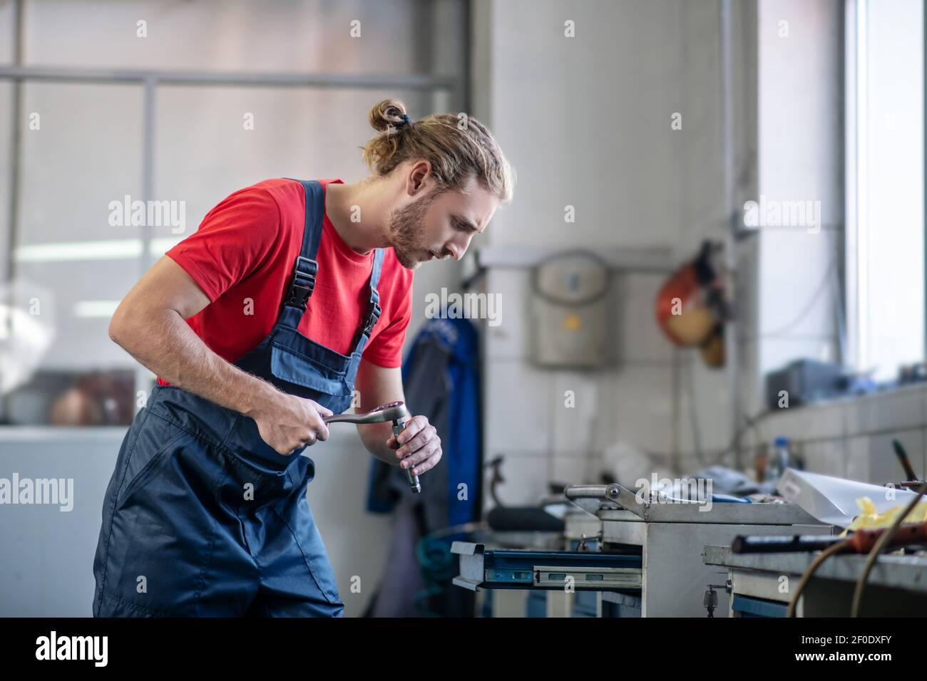 Choosing right tool hi-res stock photography and images - Alamy Choosing right tool hi-res stock photography and images - Alamy