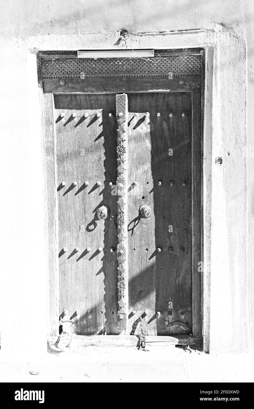 Background medieval wooden door Black and White Stock Photos & Images ...