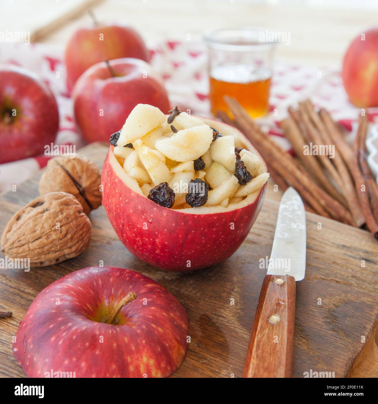 Prepare roast apples Stock Photo - Alamy
