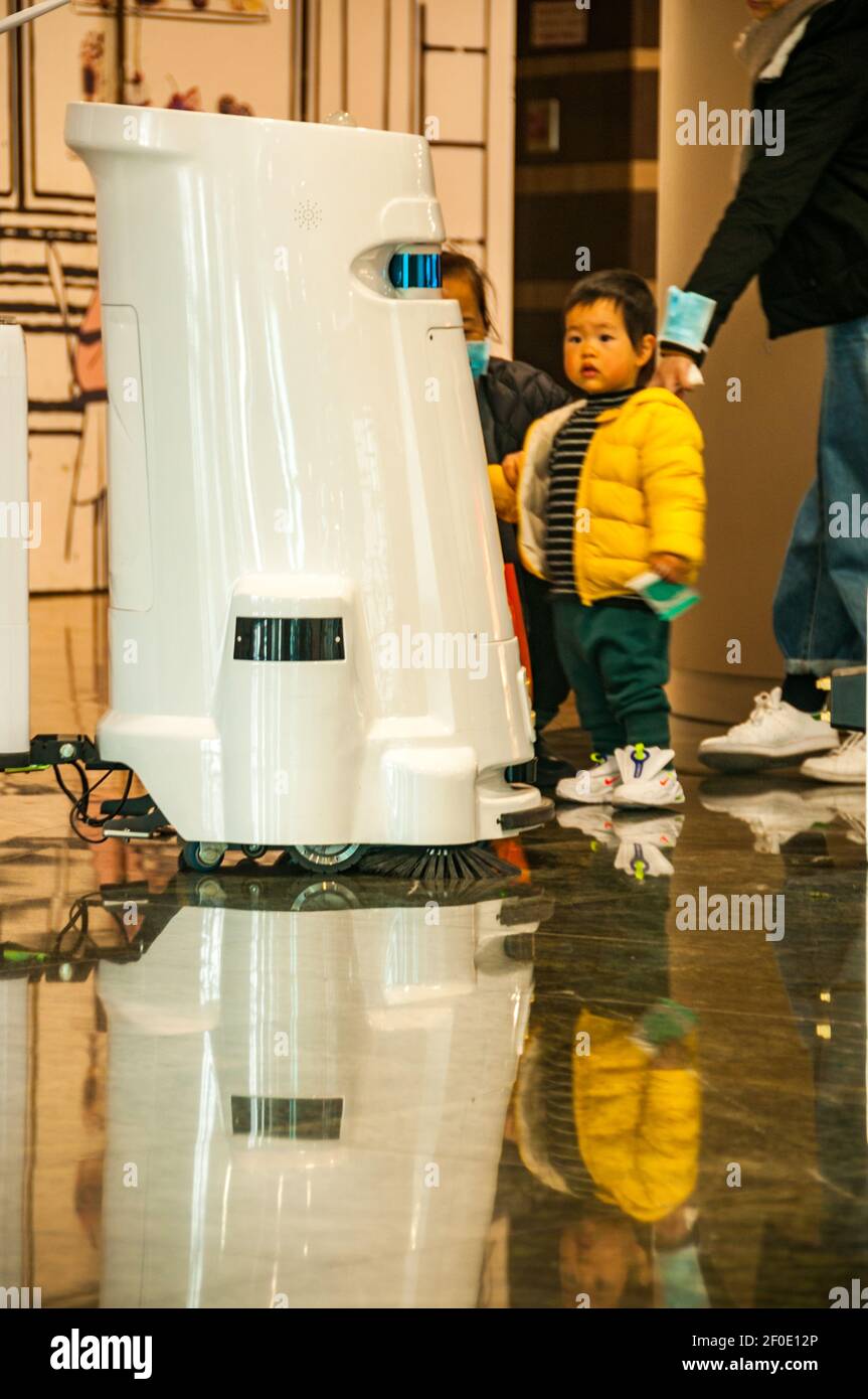 China mall cleaner hi-res stock photography and images - Alamy