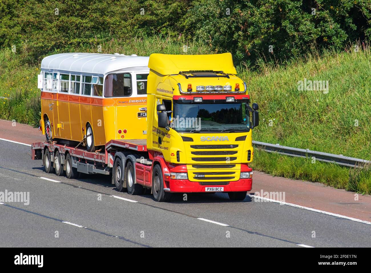 Llansilin Tractors Ltd Vintage Maltese Bus on Haulage delivery truck ...