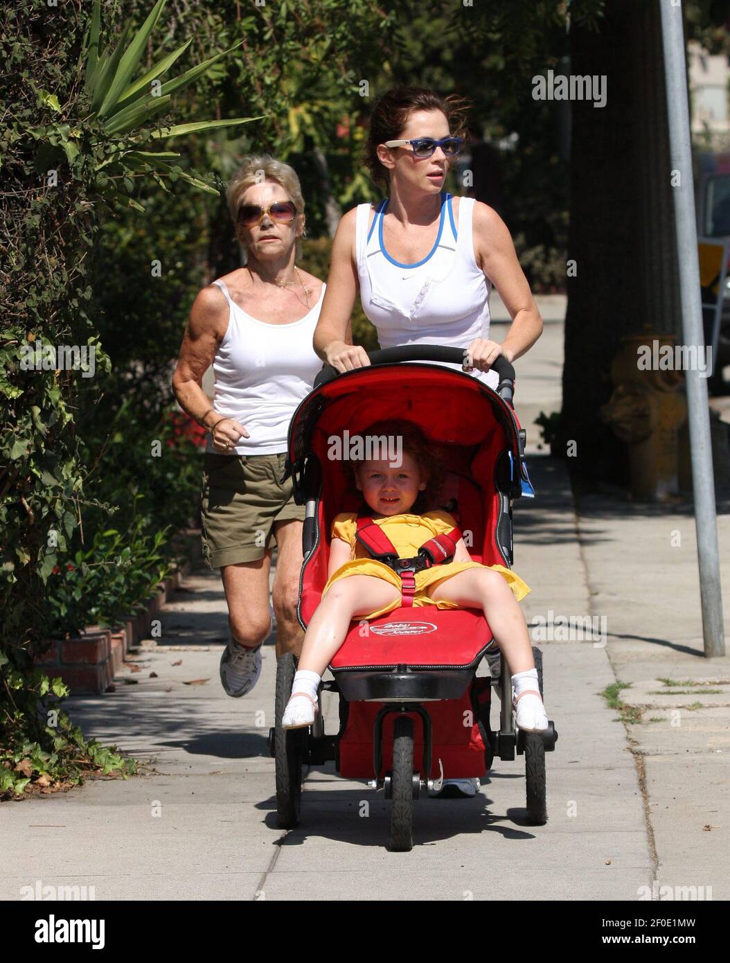 Anna friel and gracie friel hi-res stock photography and images - Alamy