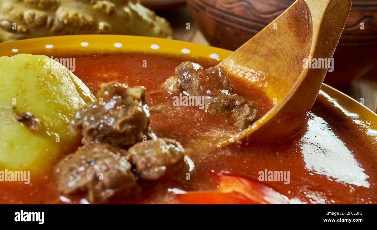 Csango Goulash - wonderfully balanced Hungarian Goulash in the style of ...