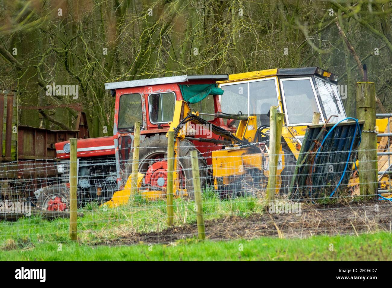 Messy farmyard hi-res stock photography and images - Alamy