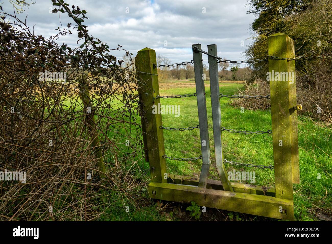 Chain Gate public footpath Stock Photo - Alamy