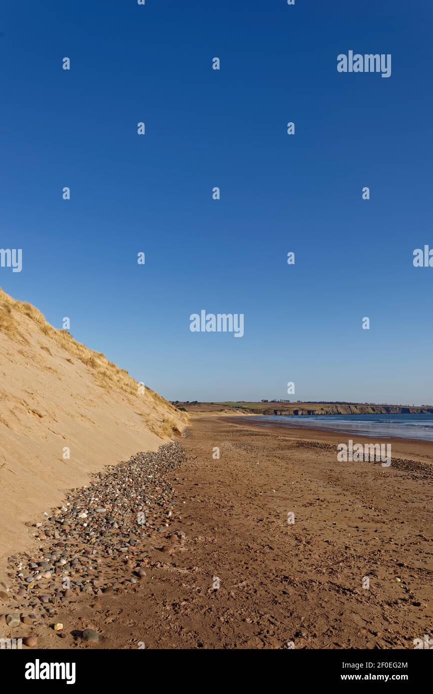 Steep shelving beach hi-res stock photography and images - Alamy