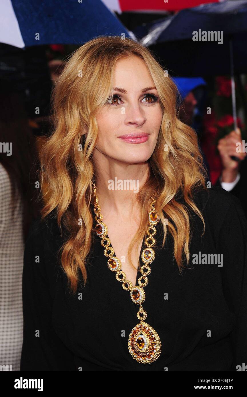 Julia Roberts - 17 January 2010, Beverly Hills, CA - The 67th Annual Golden Globe Awards held at ...