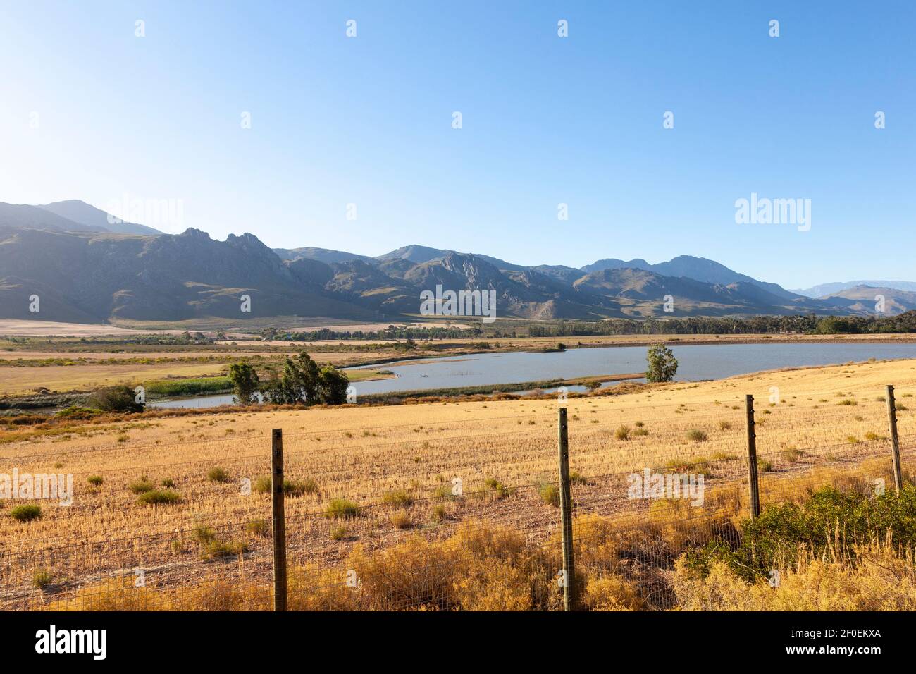 Between villersdorp and worcester hi-res stock photography and images ...