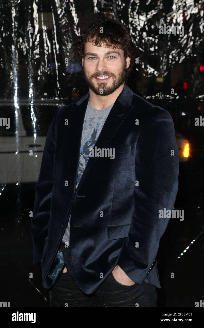 26 January 2010- Hollywood, California- Shawn Roberts arrives at the ...