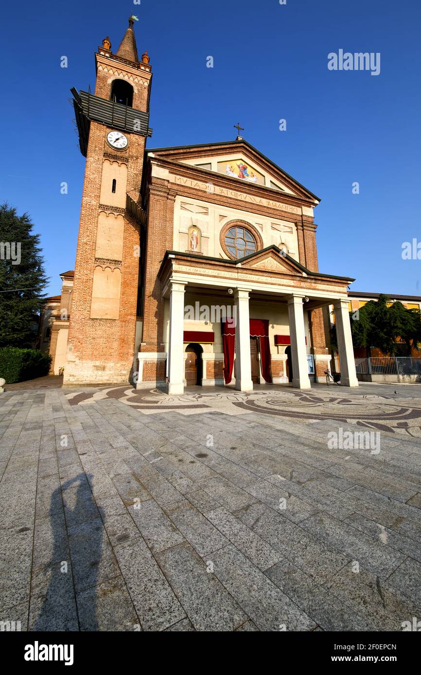 Parabiago the old brick tower sidewalk italy lombardy Stock Photo - Alamy