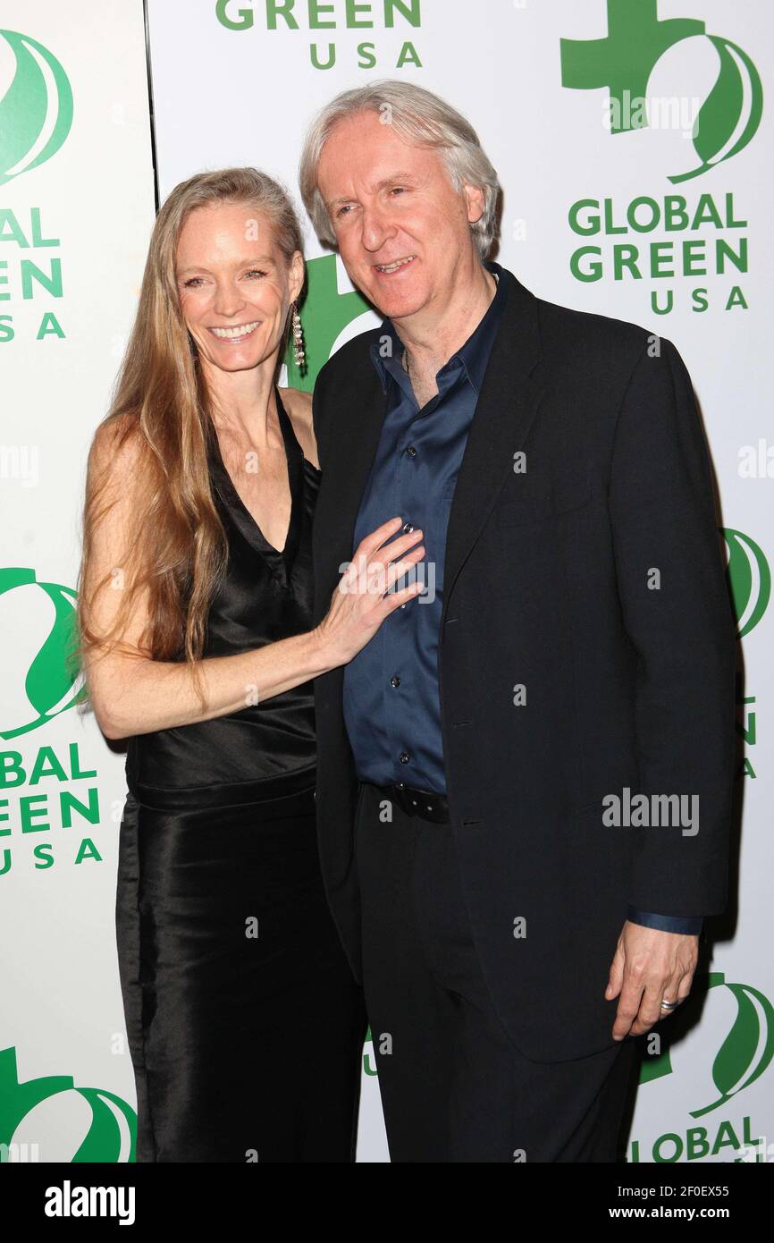 03 March 2010- Hollywood, California- Suzy Amis Cameron and James ...