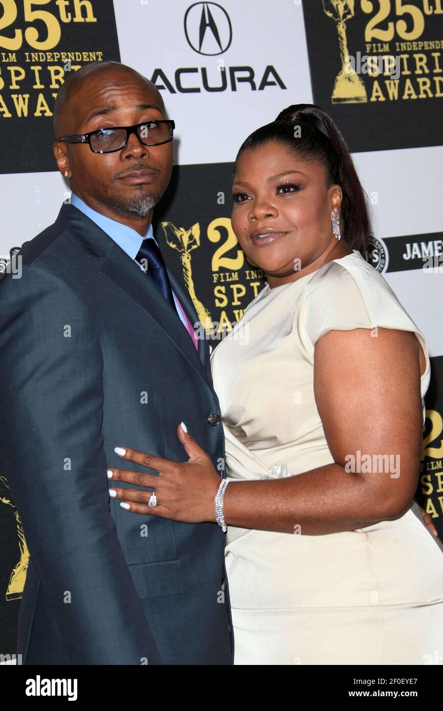 05 March 2010- Los Angeles, California- Sidney Hicks and Mo'Nique ...