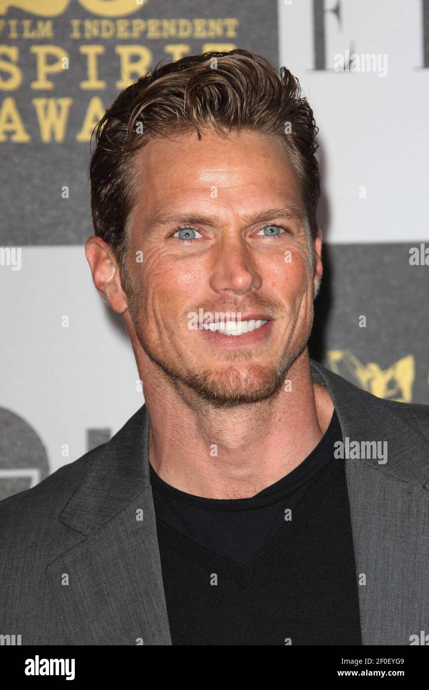 05 March 2010- Los Angeles, California- Jason Lewis arrives at the 25th ...