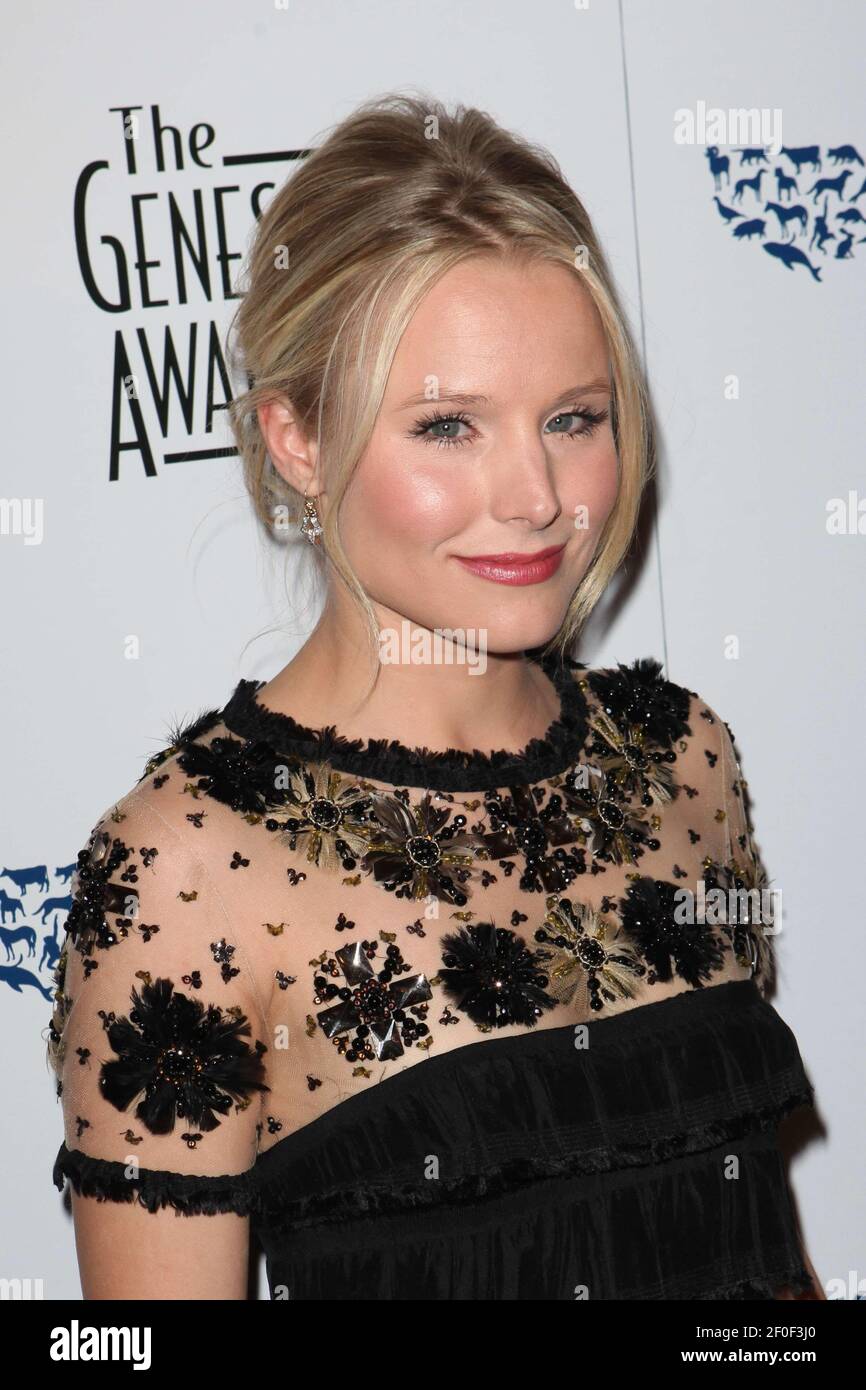 20 March 2010- Beverly Hills, California- Actress Kristen Bell arrives ...