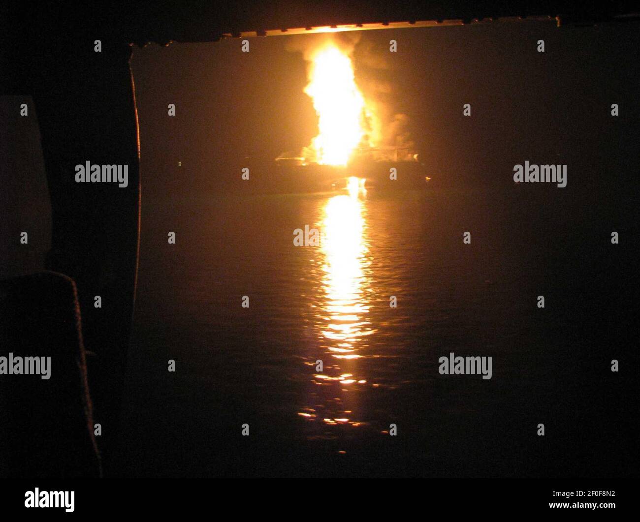 Deepwater horizon 2010 fire hi-res stock photography and images - Alamy