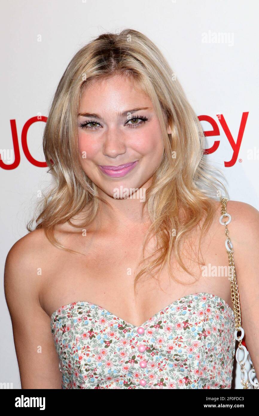 04 May 2010- Hollywood, California- Shoshana Bush arrives at the ...