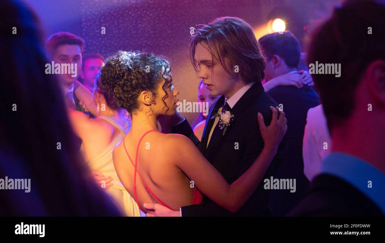 CHARLIE PLUMMER and TAYLOR RUSELL in WORDS ON BATHROOM WALLS (2020 ...