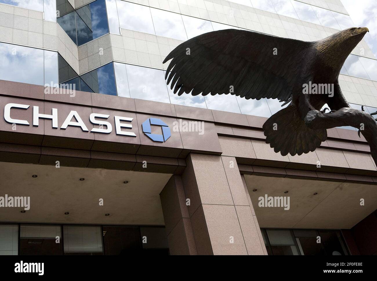 8 May 2010 - Wilmington, DE - A Chase Bank building in downtown ...