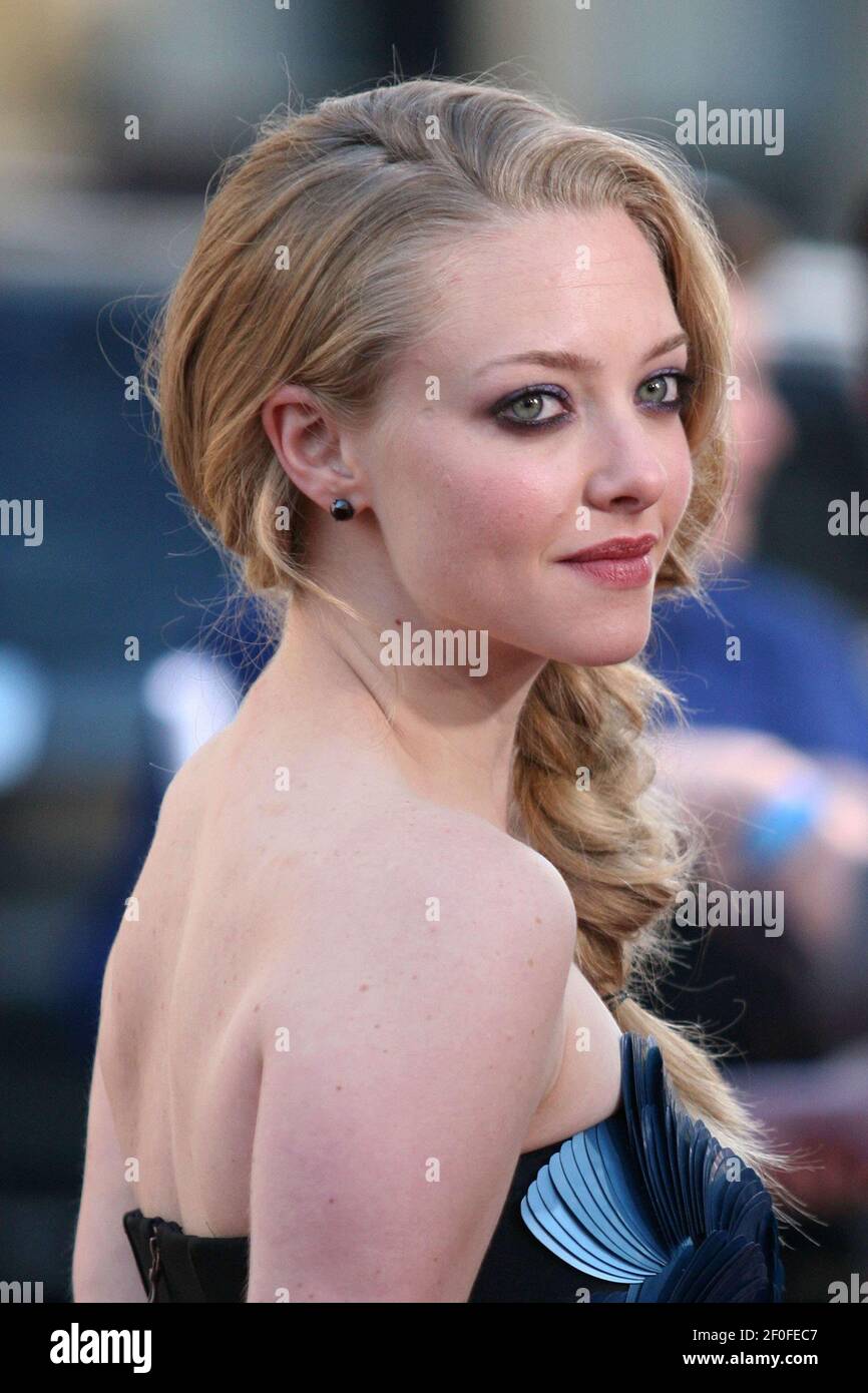 11 May 2010- Hollywood, California- Actress Amanda Seyfried arrives at ...
