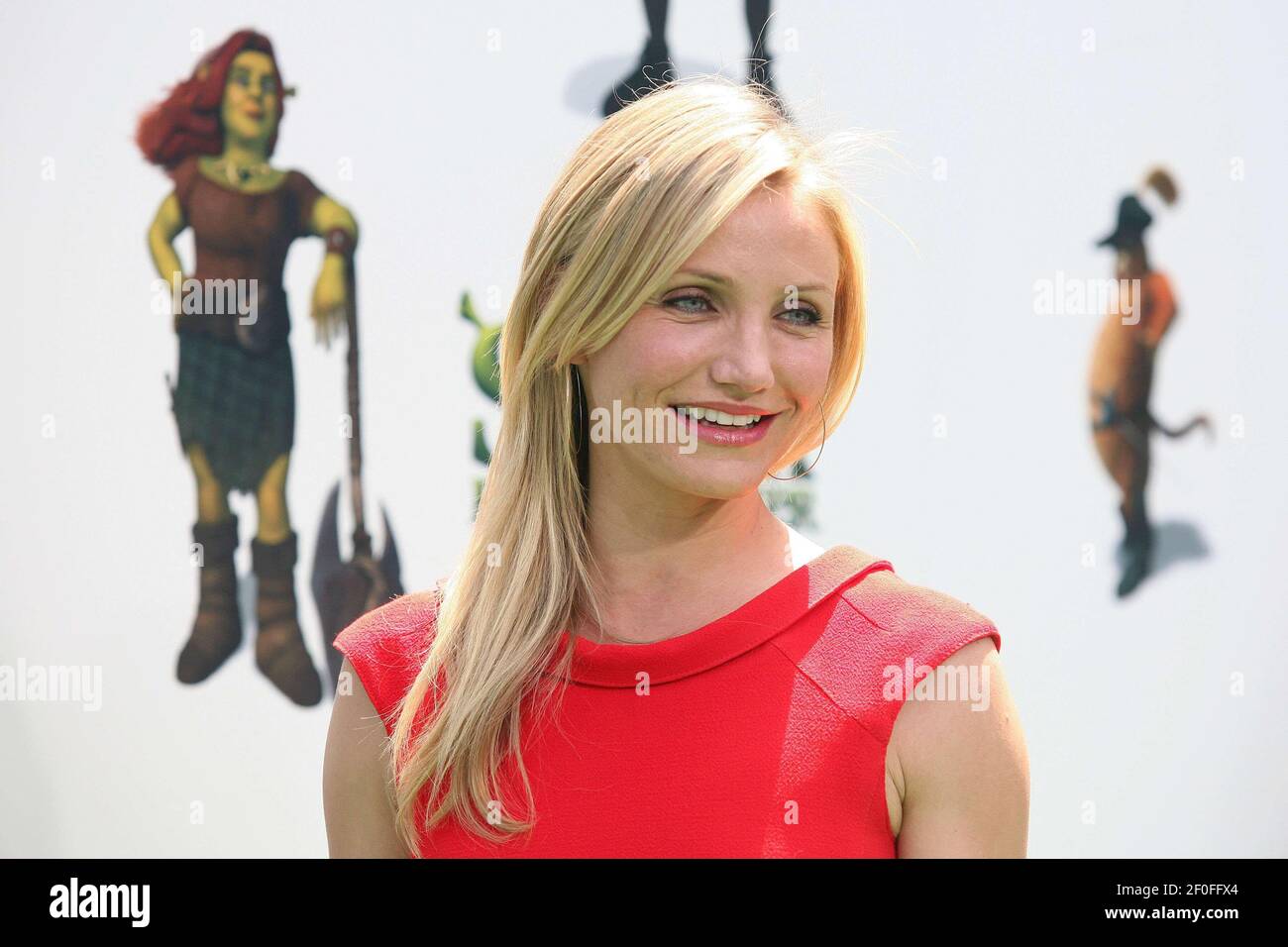 16 May 2010- Universal City, California- Actress Cameron Diaz arrives ...