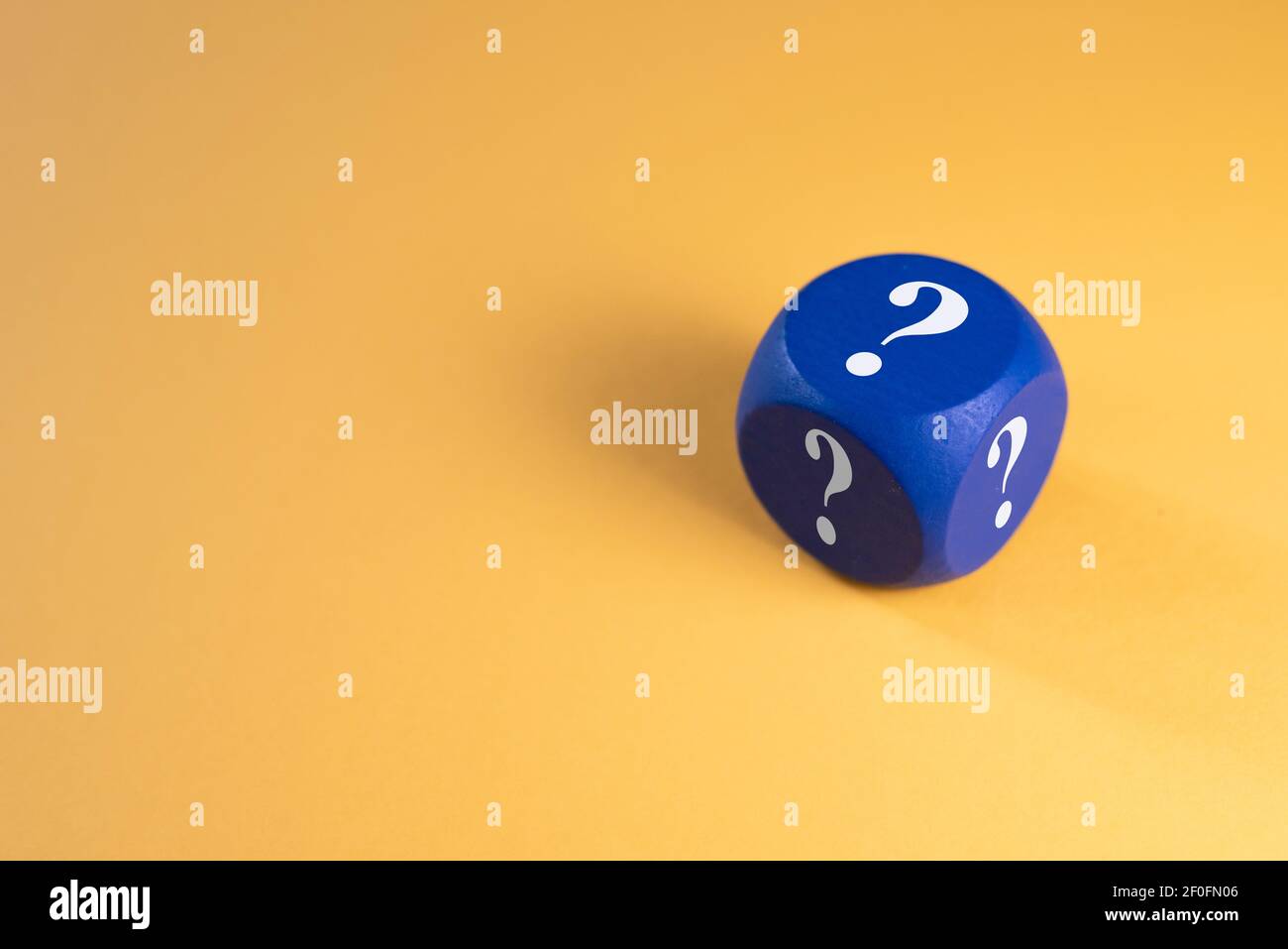 Question mark dice hi-res stock photography and images - Alamy