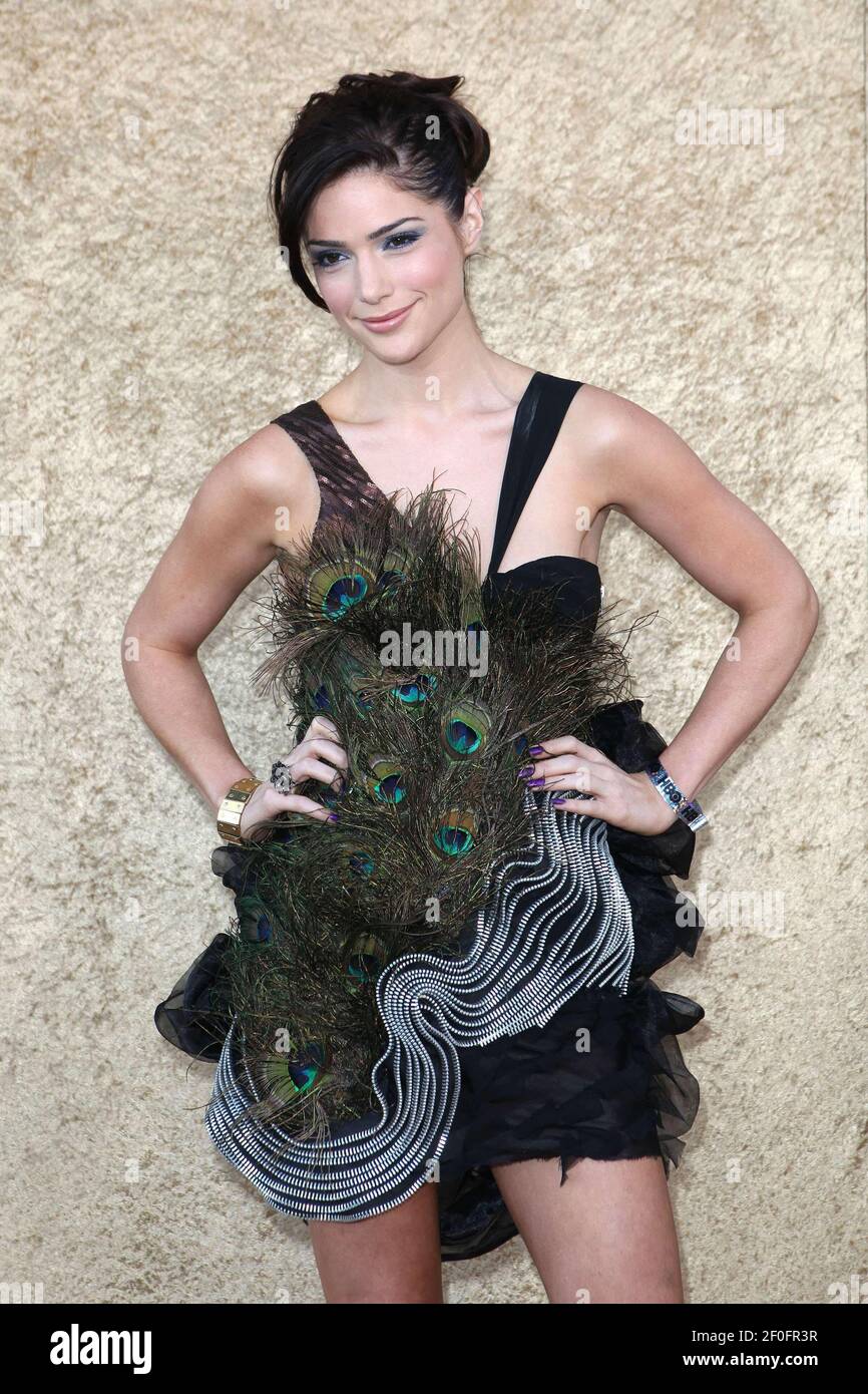 16 June 2010- Hollywood, CA - Janet Montgomery arrives at the premiere ...