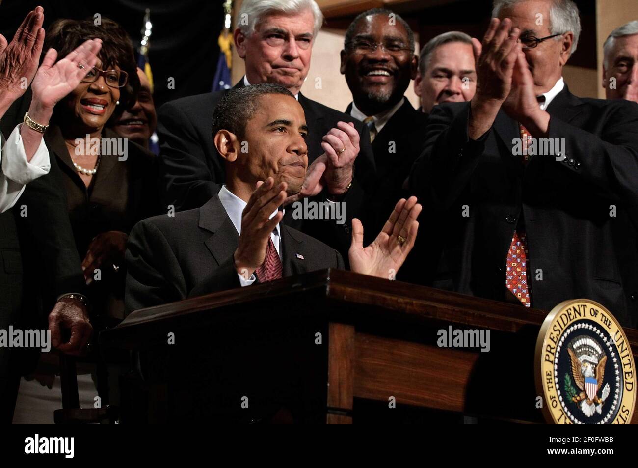 21 July 2010 - Washington, D.C. - U.S. President Barack Obama raises ...