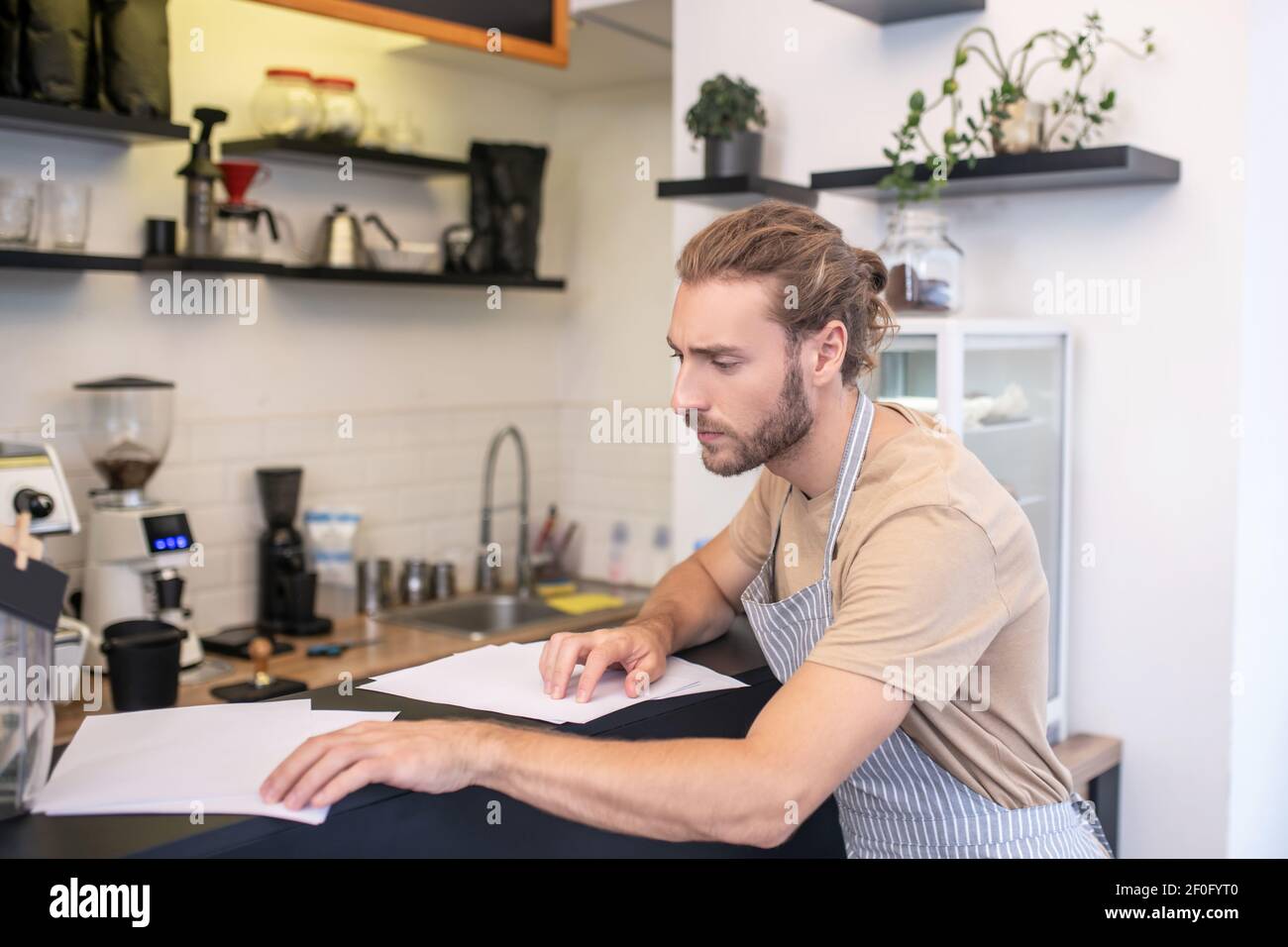 Checking documents hi-res stock photography and images - Alamy