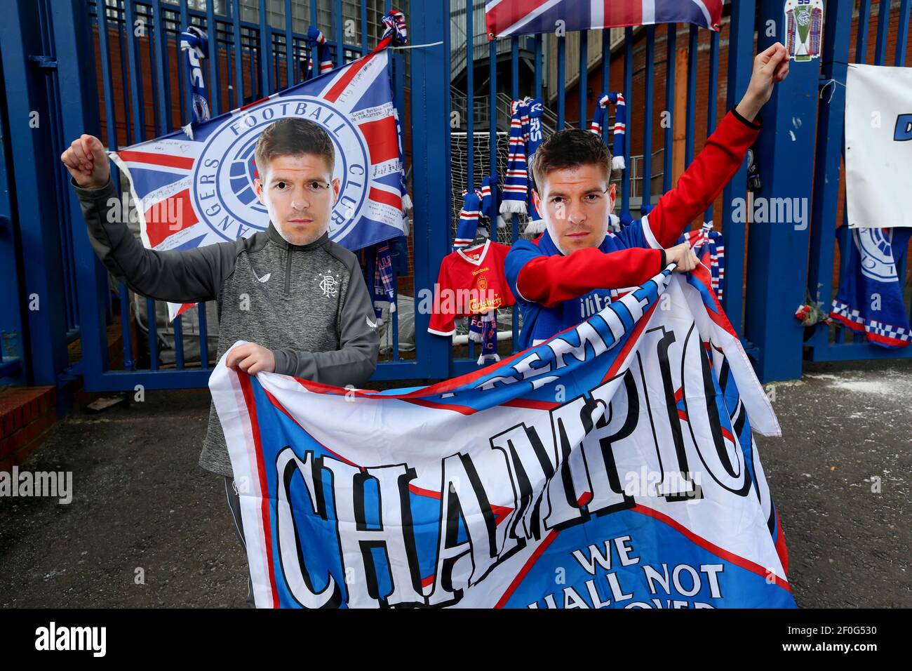 Glasgow rangers fc fans hi-res stock photography and images - Alamy