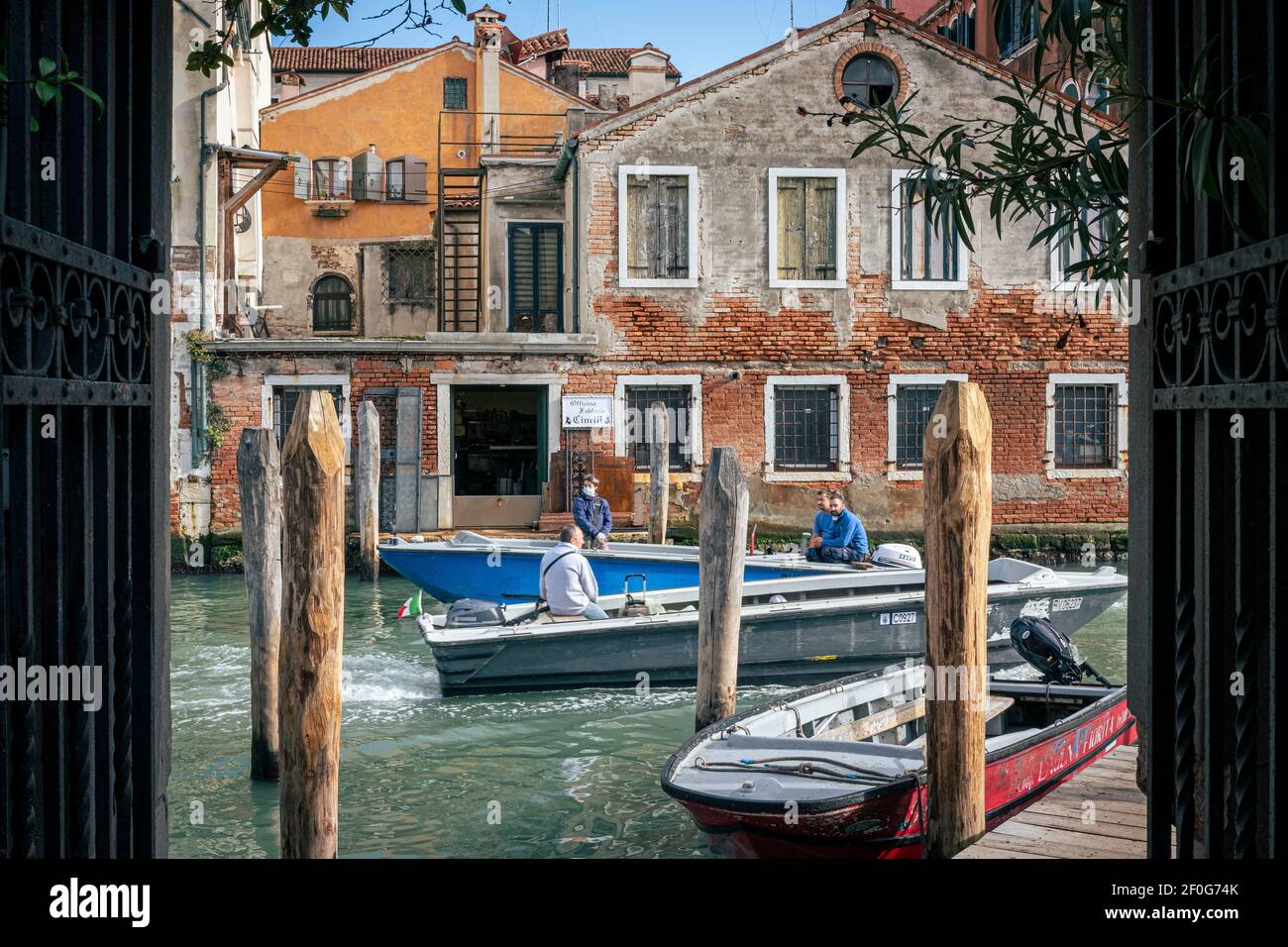 Italian construction workers hi-res stock photography and images - Alamy