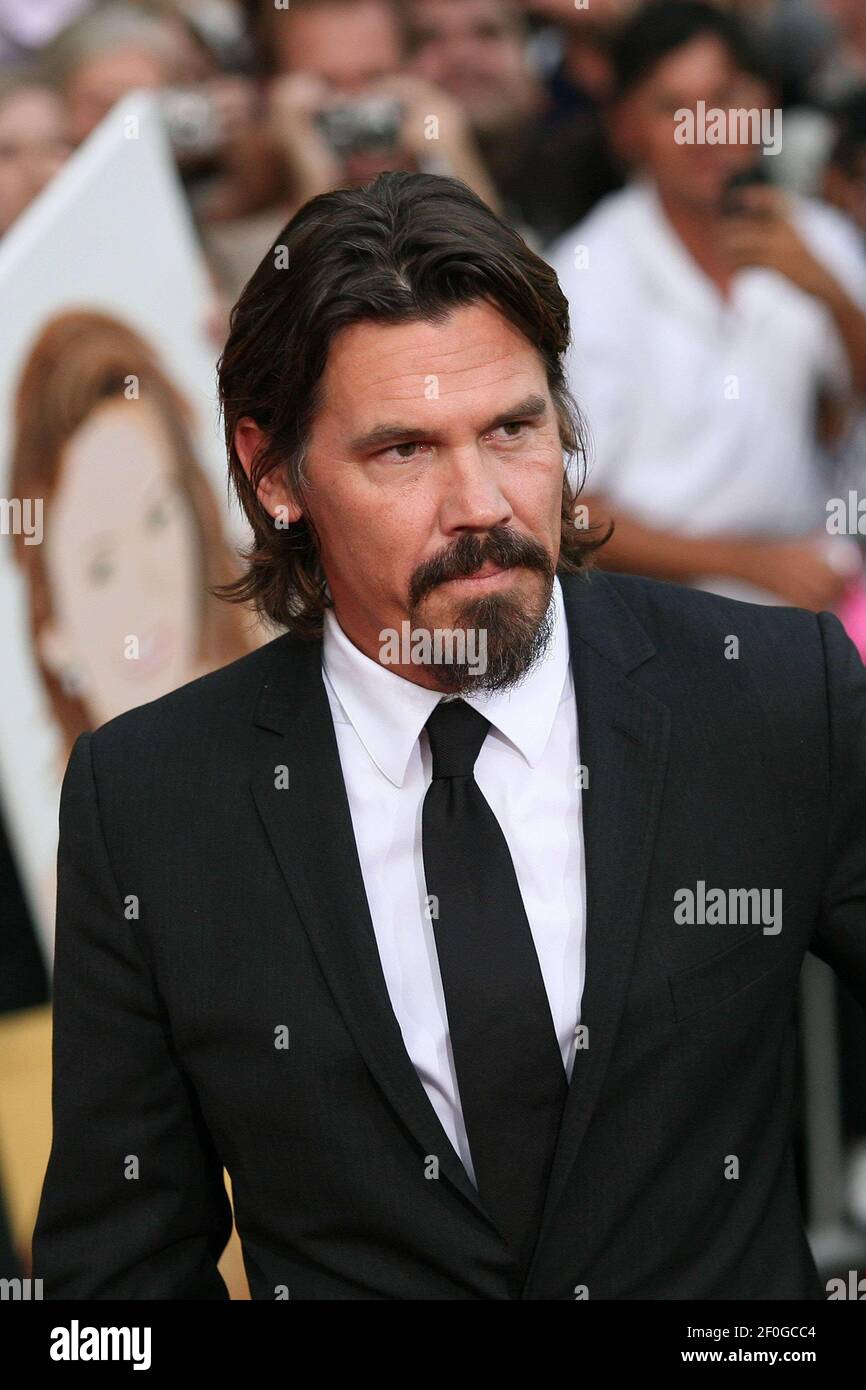 30 September 2010 - Hollywood, CA - Josh Brolin arrives at the premiere ...