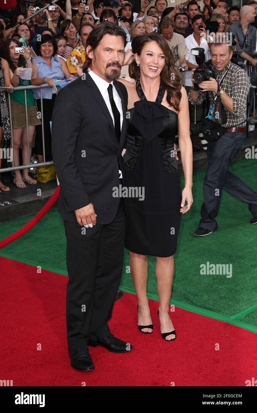 30 September 2010 - Hollywood, CA - Josh Brolin and Diane Lane arrive ...