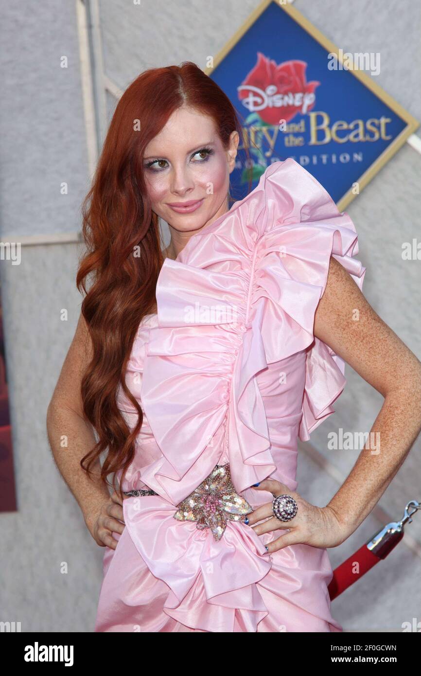 02 October 2010 - Hollywood, CA - Pheobe Price arrives at the 'Beauty ...