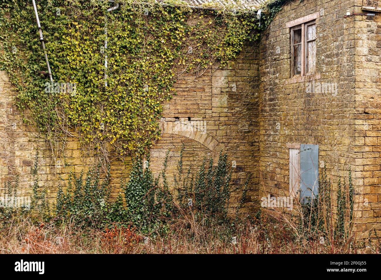Disused Canal Wharf at Clayton-le-Moors, Hyndburn, Lancashire Stock ...