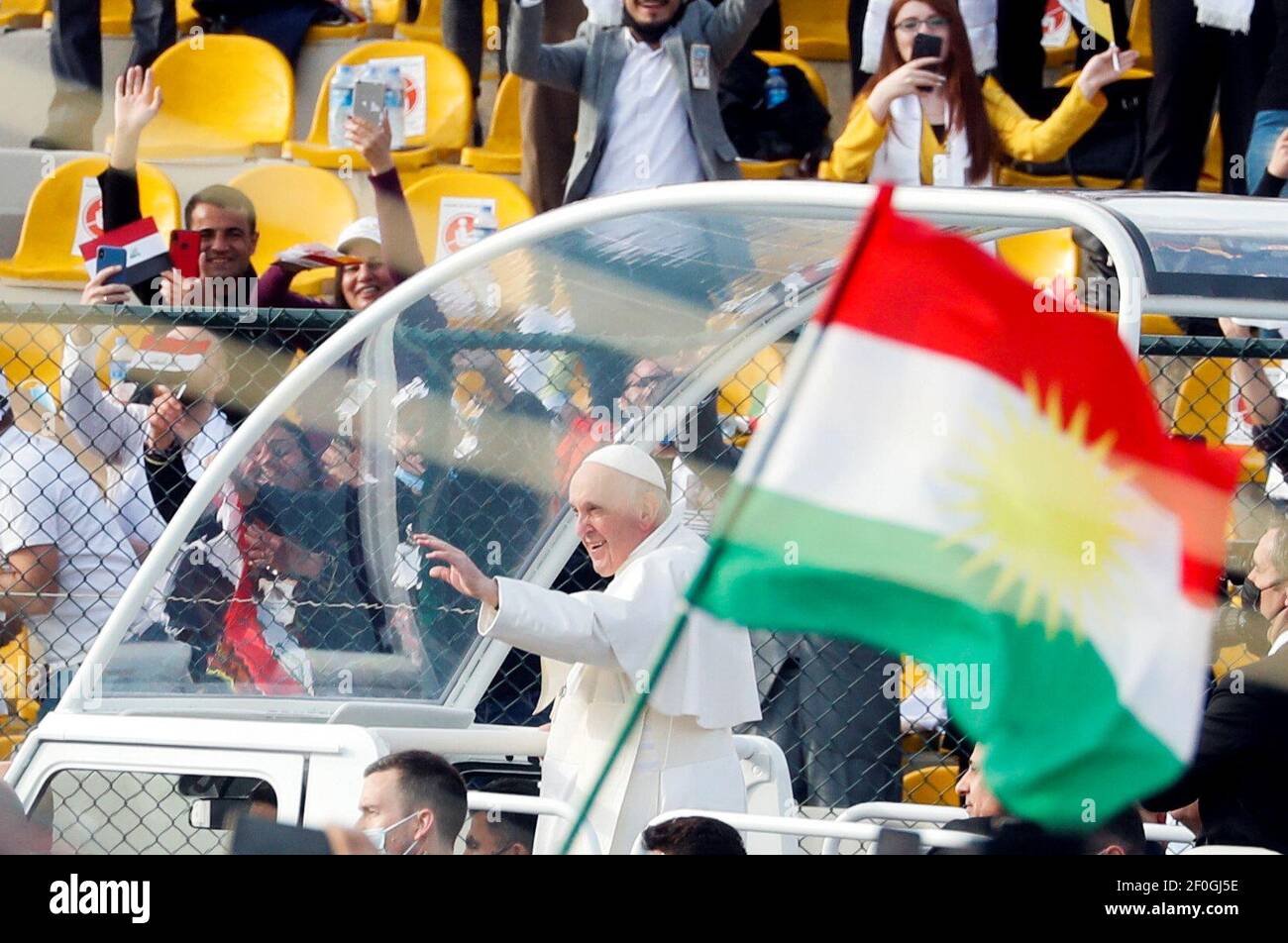 Erbil flag hi-res stock photography and images - Alamy