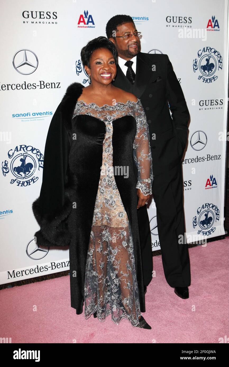 23 October 2010 - Beverly Hills, CA - Gladys Knight arrives at the 32nd ...