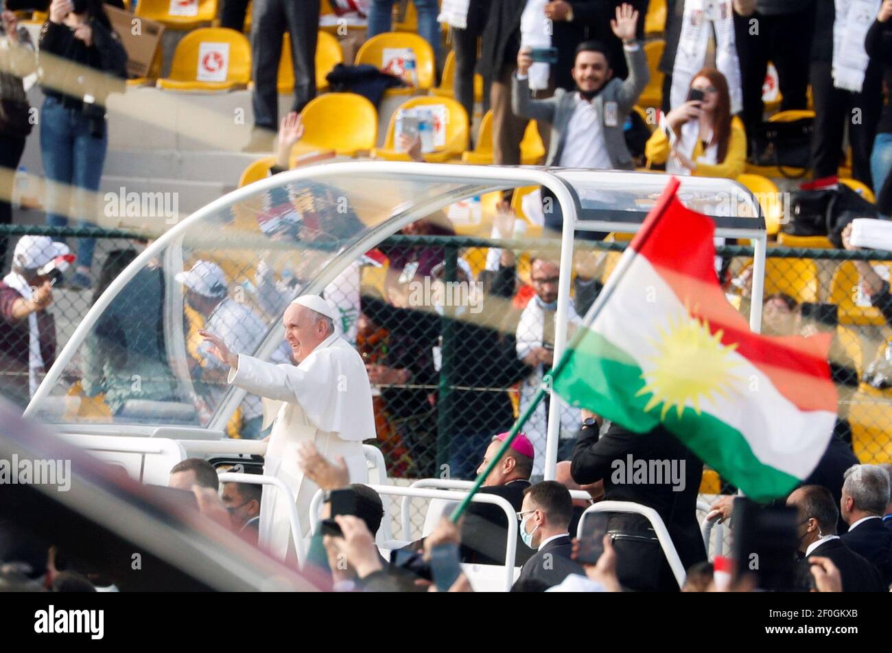 Erbil flag hi-res stock photography and images - Alamy