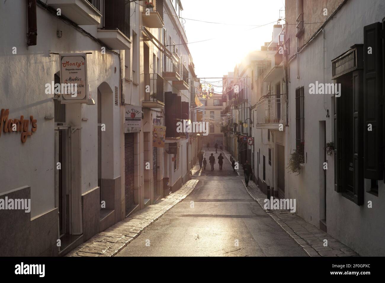 Sunshine alley hi-res stock photography and images - Alamy