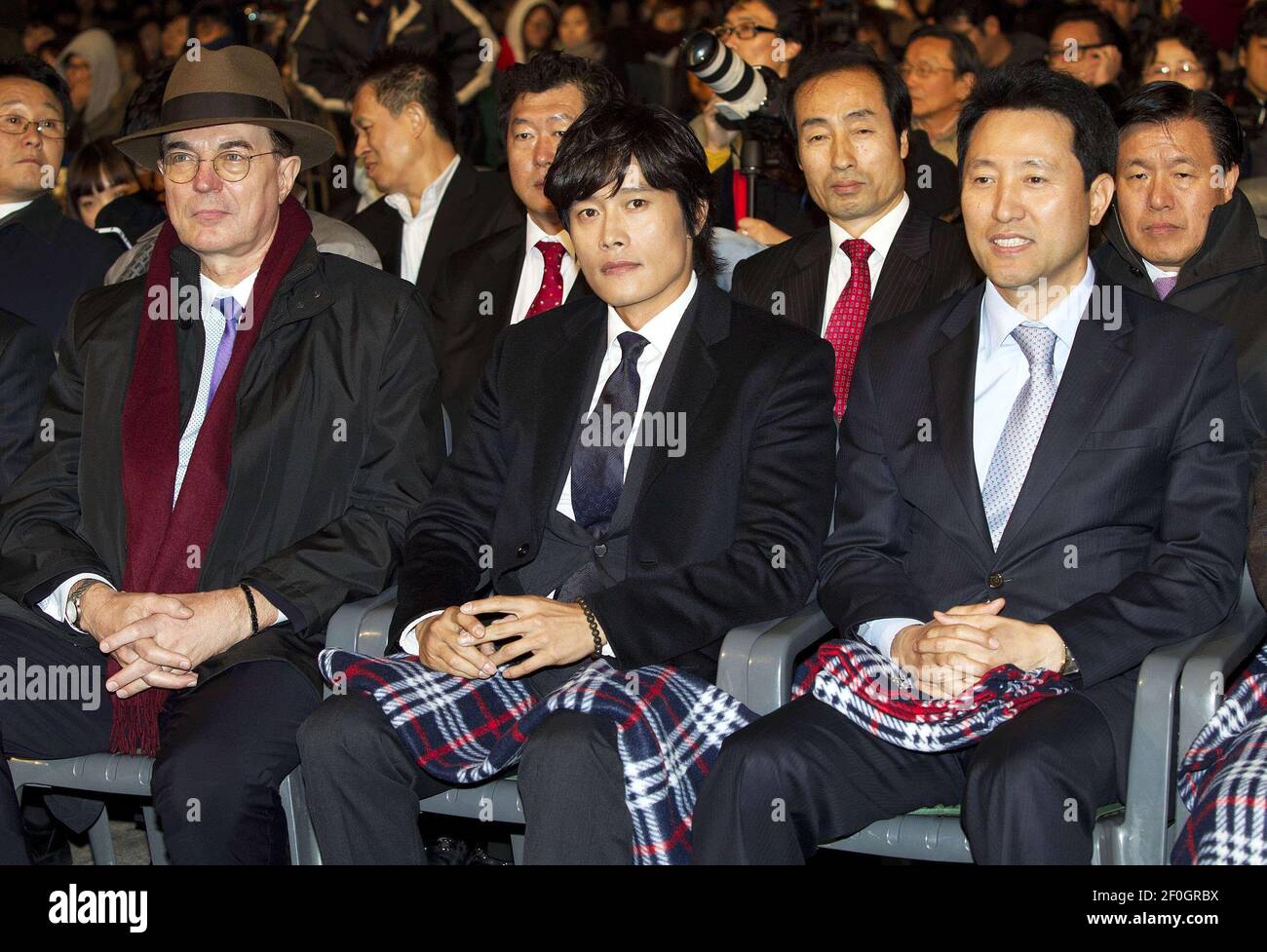 5 NOVEMBER 2010 - SEOUL, SOUTH KOREA : (L-R) South Korea's president of ...