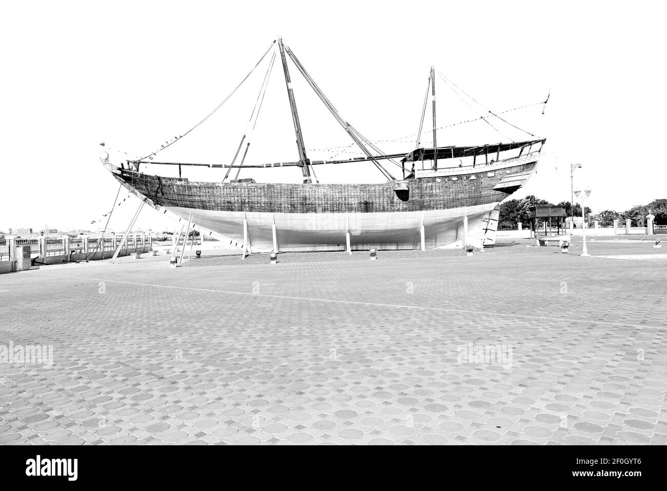 Oman sur dhow shipyard Black and White Stock Photos & Images - Alamy