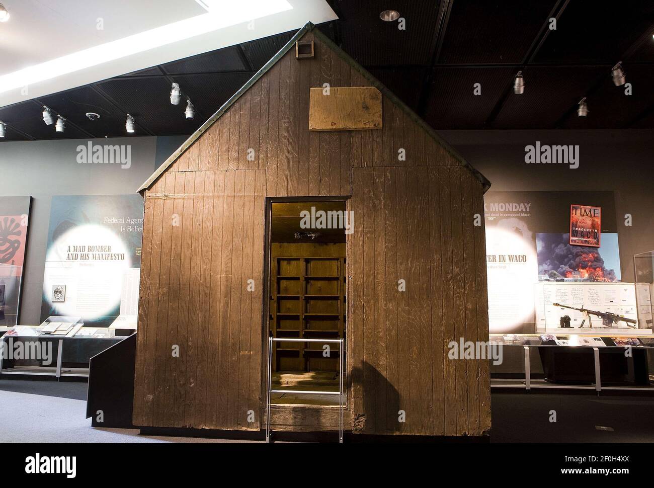 Cabin ted kaczynski unabomber hi-res stock photography and images - Alamy