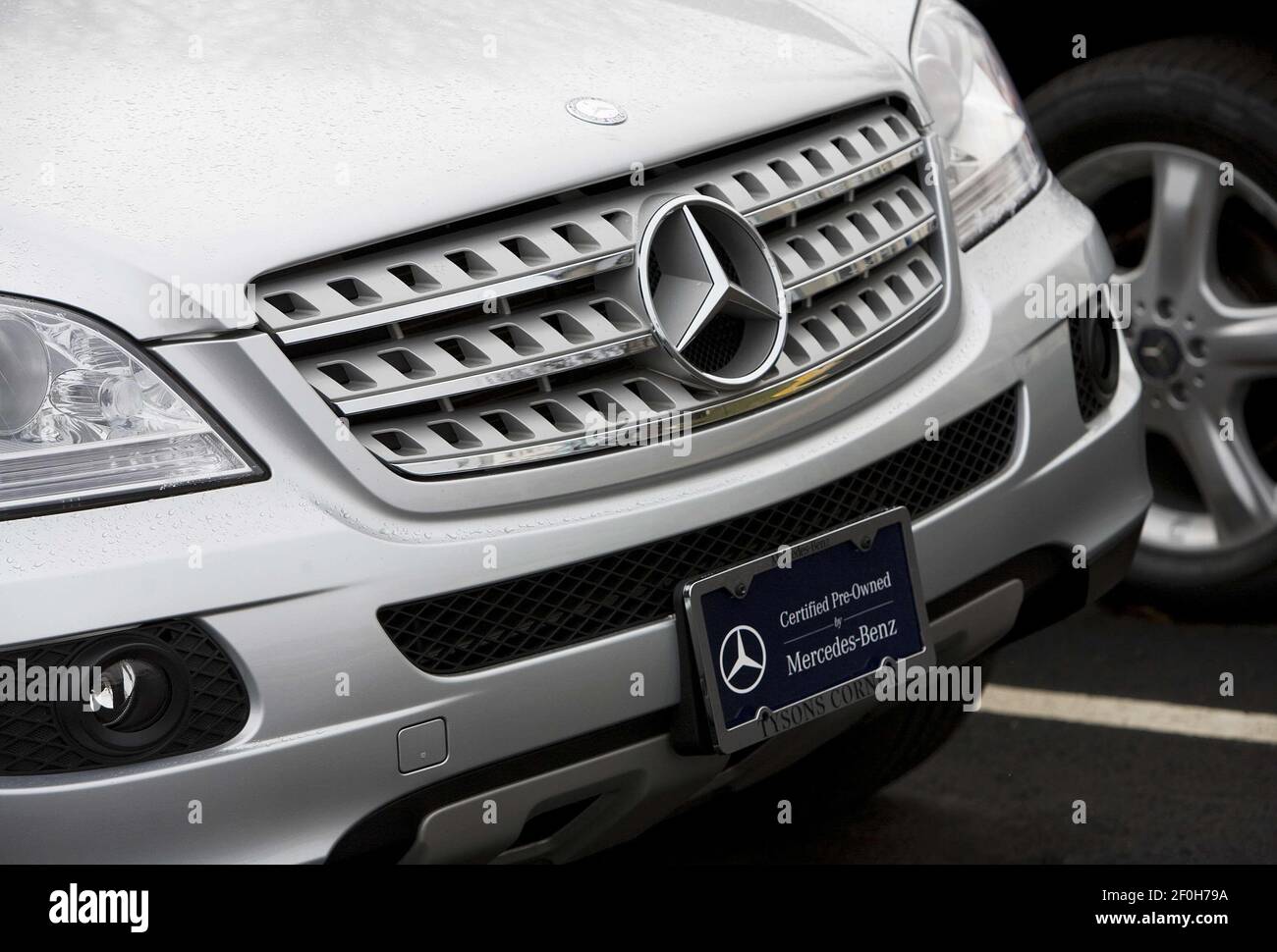 25 December 2010 - McLean, Virginia - A Mercedes-Benz car dealership in ...