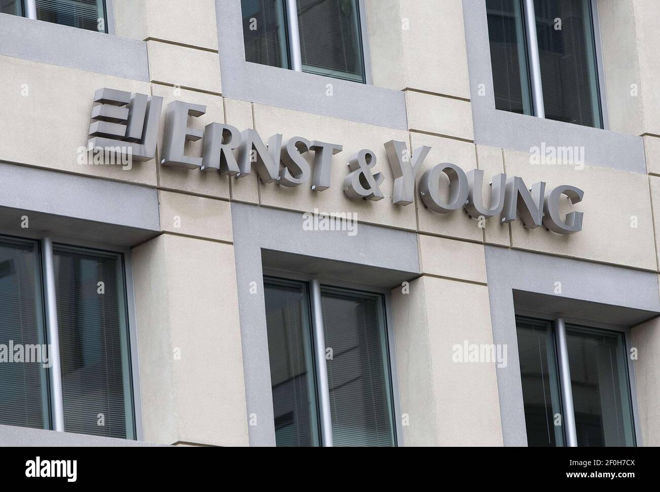 25 December 2010 - McLean, Virginia - An Ernst & Young accounting firm ...
