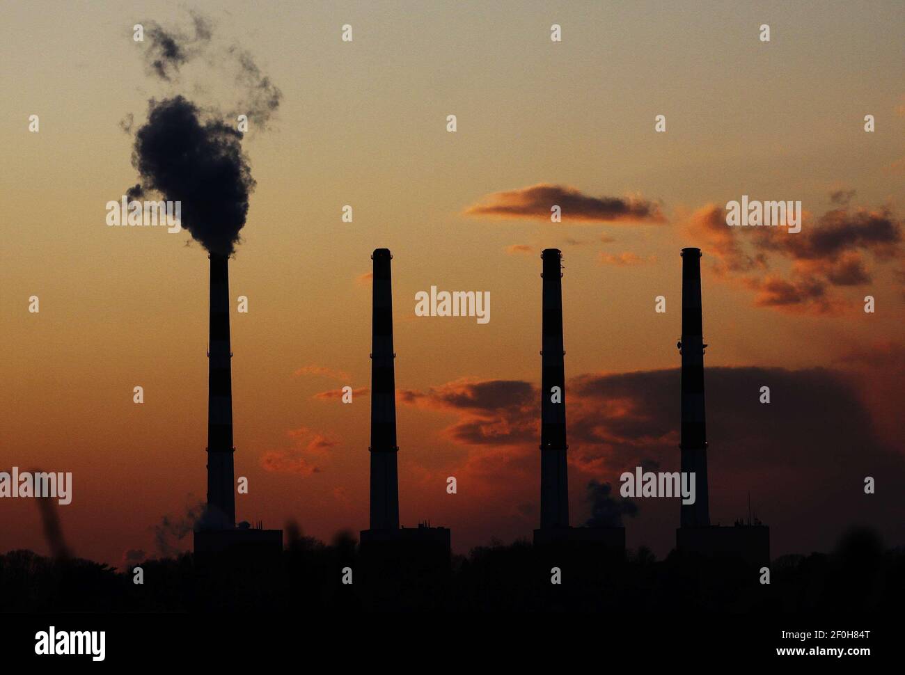 28 January 2010 - Northport, NY - A view of the LIPA Northport Power ...