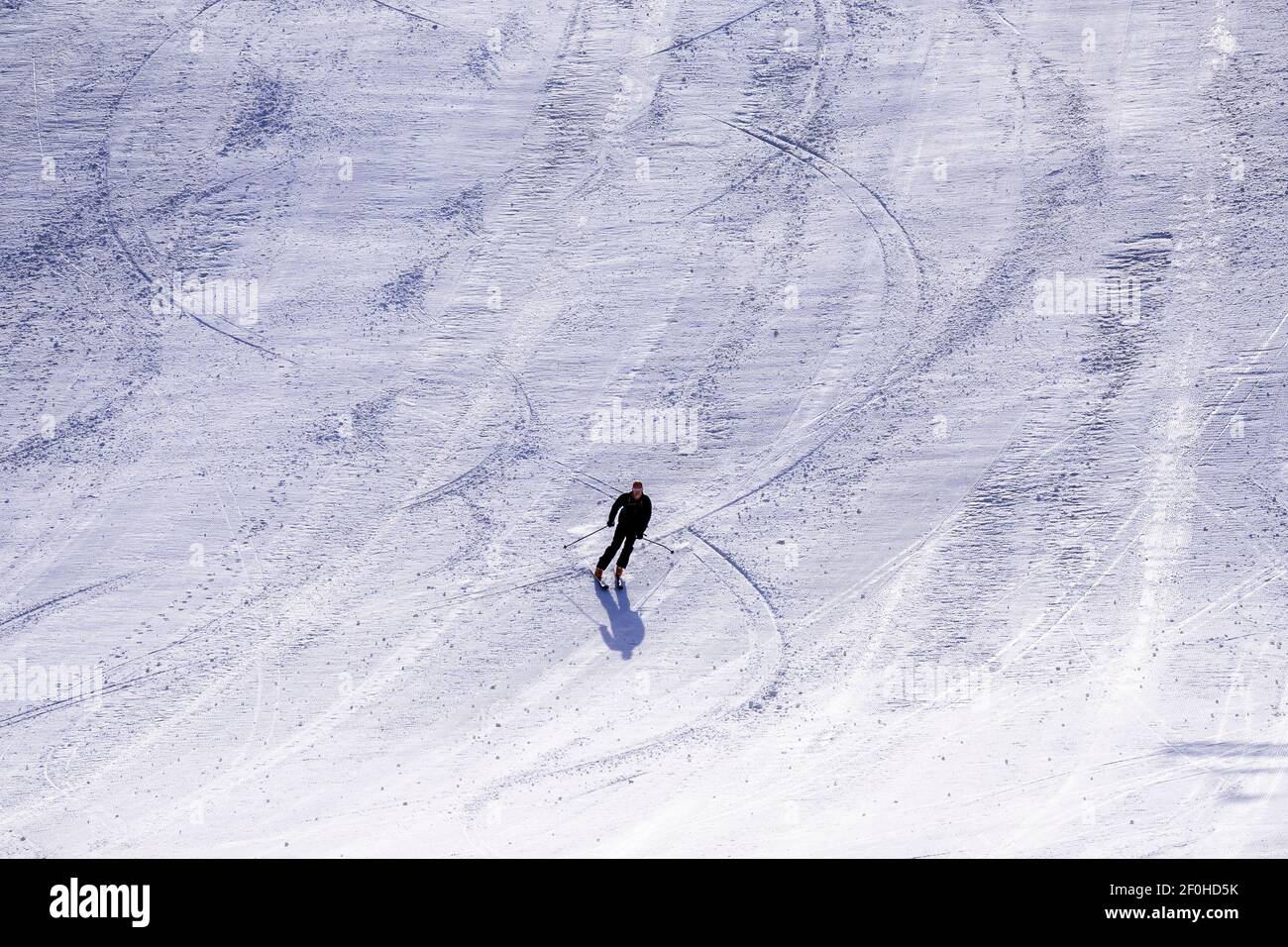 Sk lift hi-res stock photography and images - Alamy