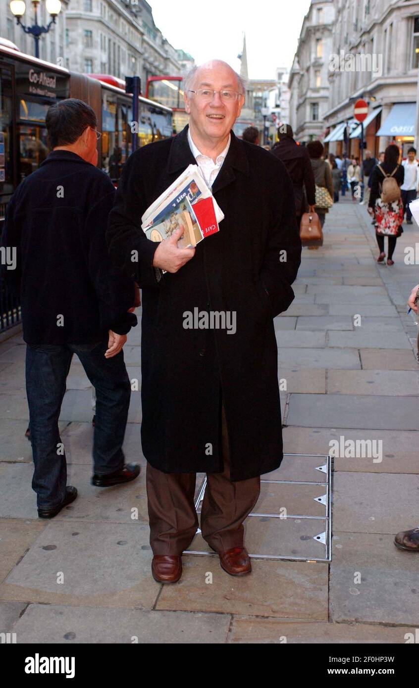 Niven hi-res stock photography and images - Alamy