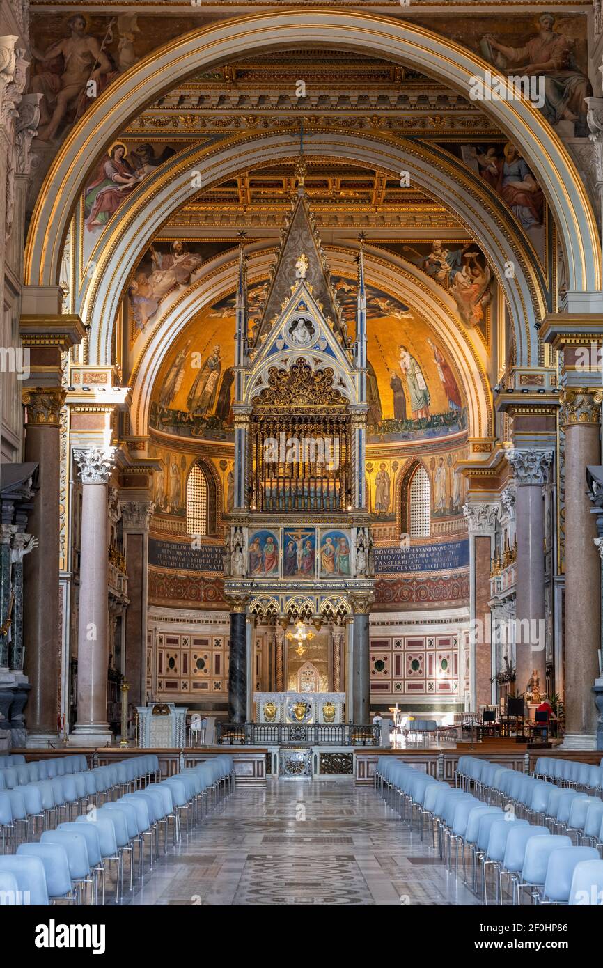 Italy, Rome, high altar with Gothic ciborium from 1369 in Basilica di ...