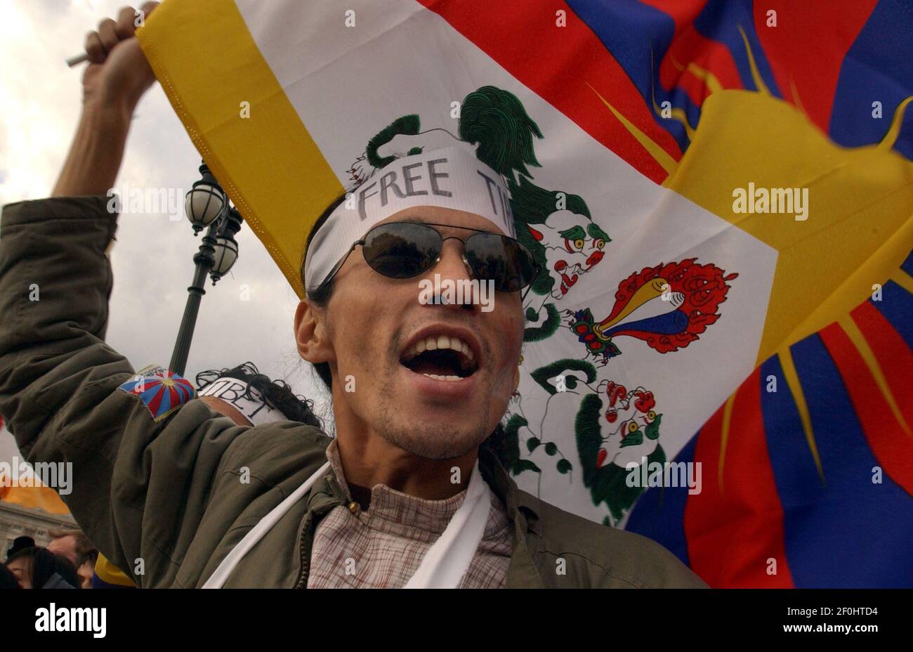TIBETAN PROTEST OVER THE VISIT OF THE CHINESE PRESIDENT.8/11/05 TOM ...