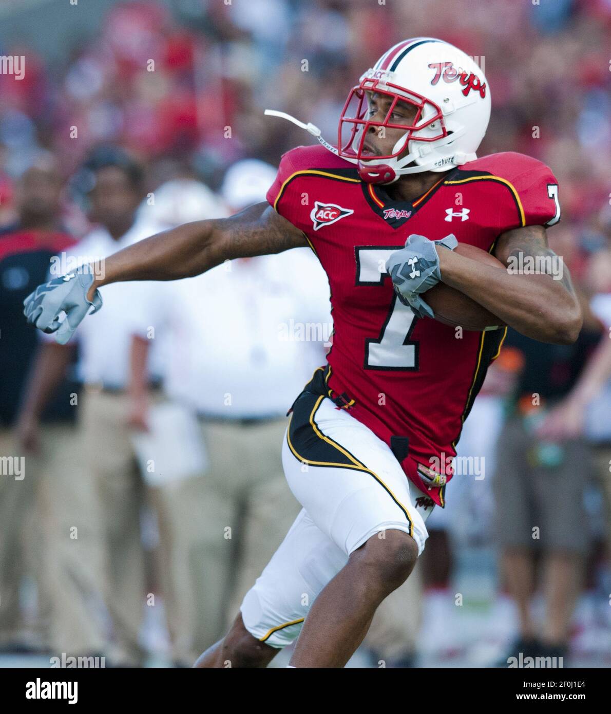 Maryland Terrapins wide receiver Adrian Cannon (7) sprints to the end ...