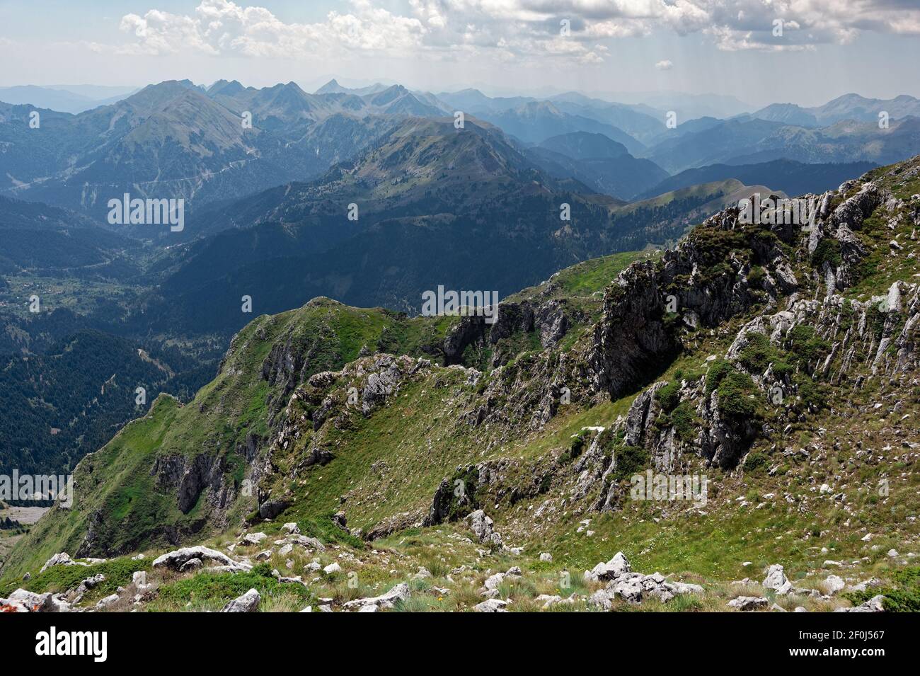 Pindus mountains range hi-res stock photography and images - Alamy